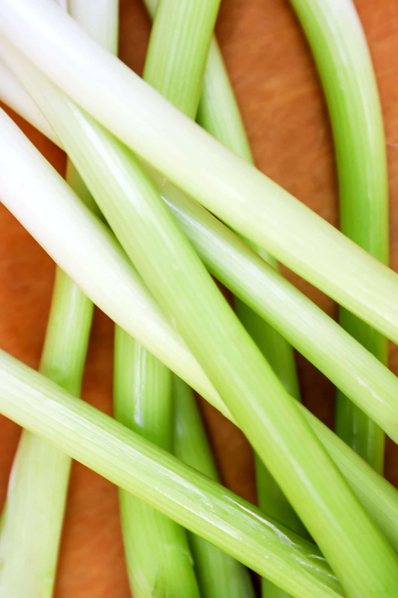 Scallions vs Green Onions: What’s the Difference? - Chef Tariq